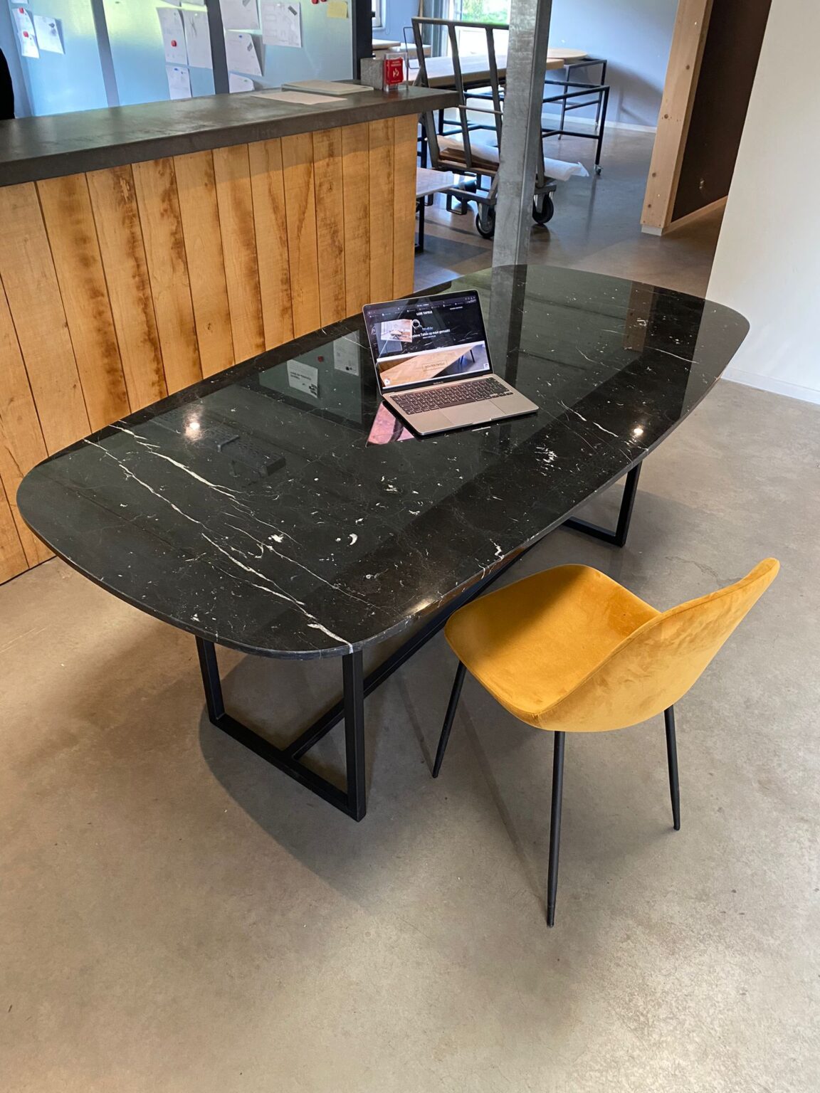 Marmeren Tafel Nero Marquina - LuxeTafels