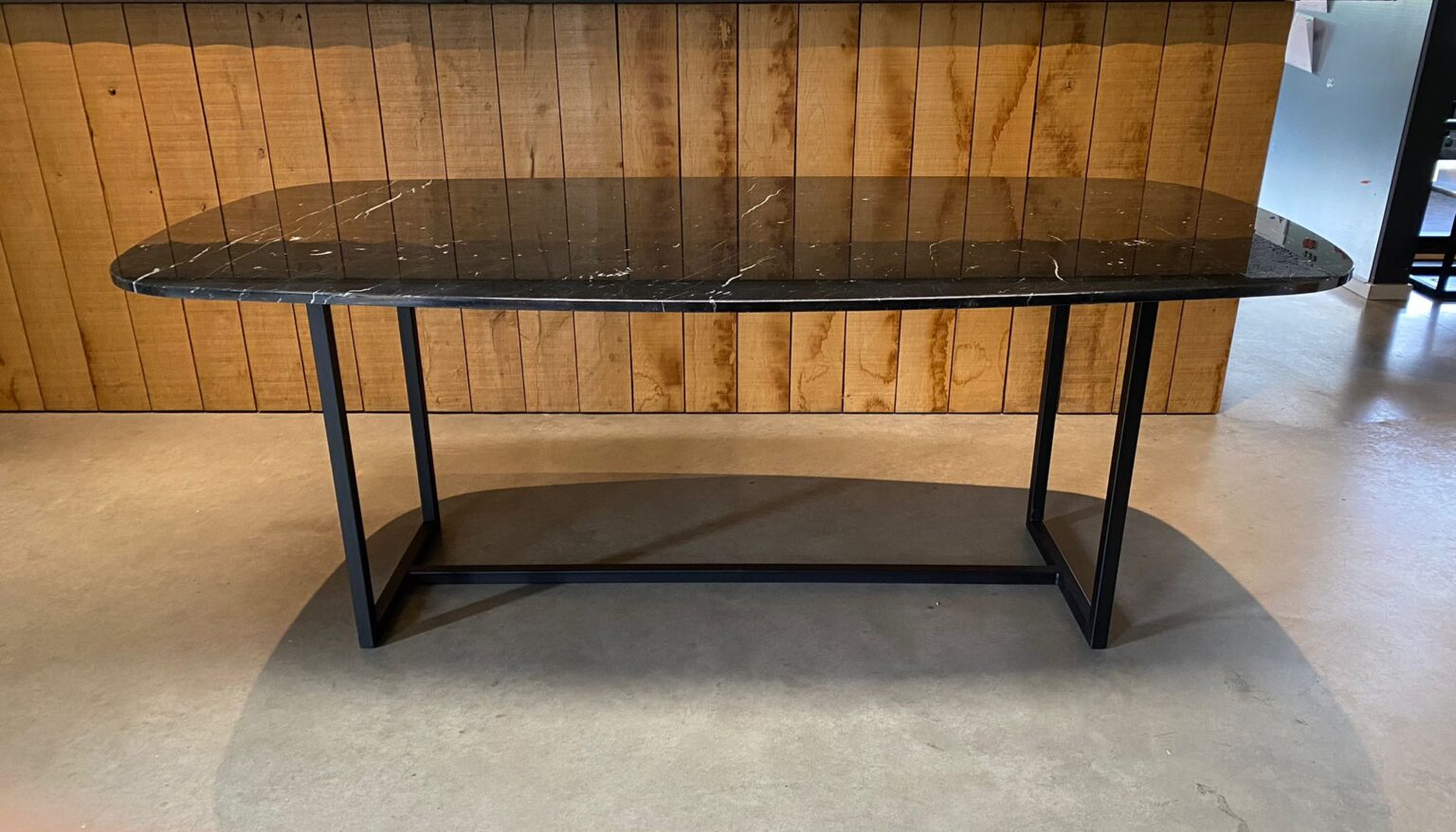 Marmeren Tafel Nero Marquina - LuxeTafels